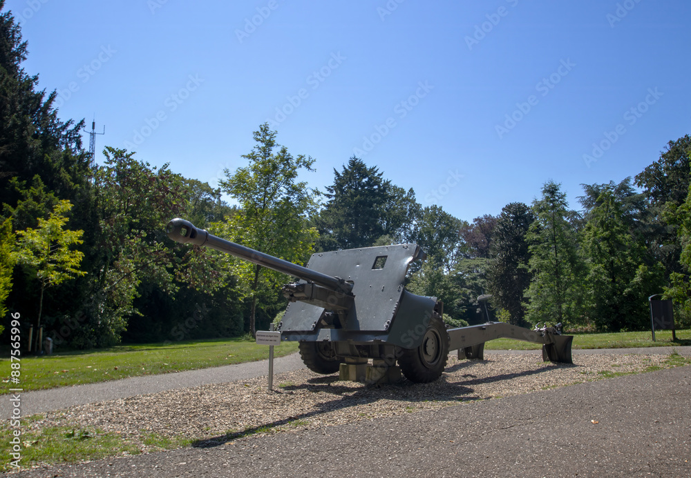 An Ordnance QF 17-pounder anti-tank gun on display at the Airborne ...