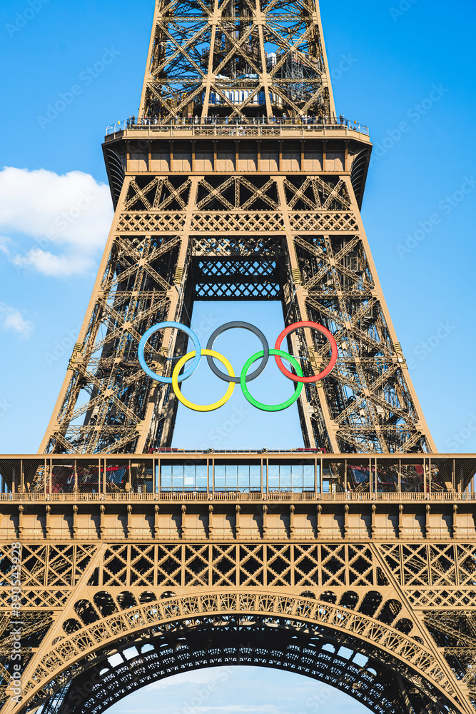 Paris 2024 : anneaux olympiques sur la Tour Eiffel, pour les JO d’été ...