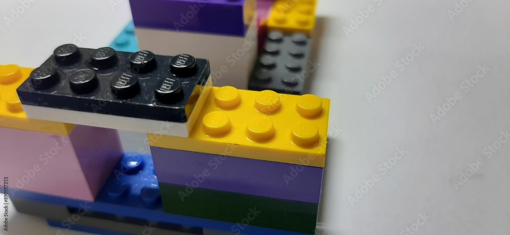 LEGO - O nome "LEGO" leg godt que significa "brincar bem" - The name ...