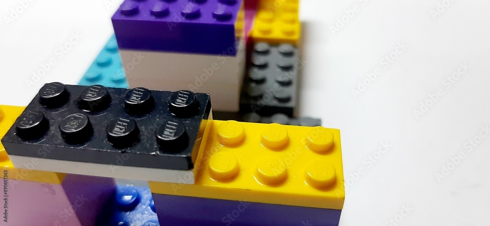 LEGO - O nome "LEGO" leg godt que significa "brincar bem" - The name ...