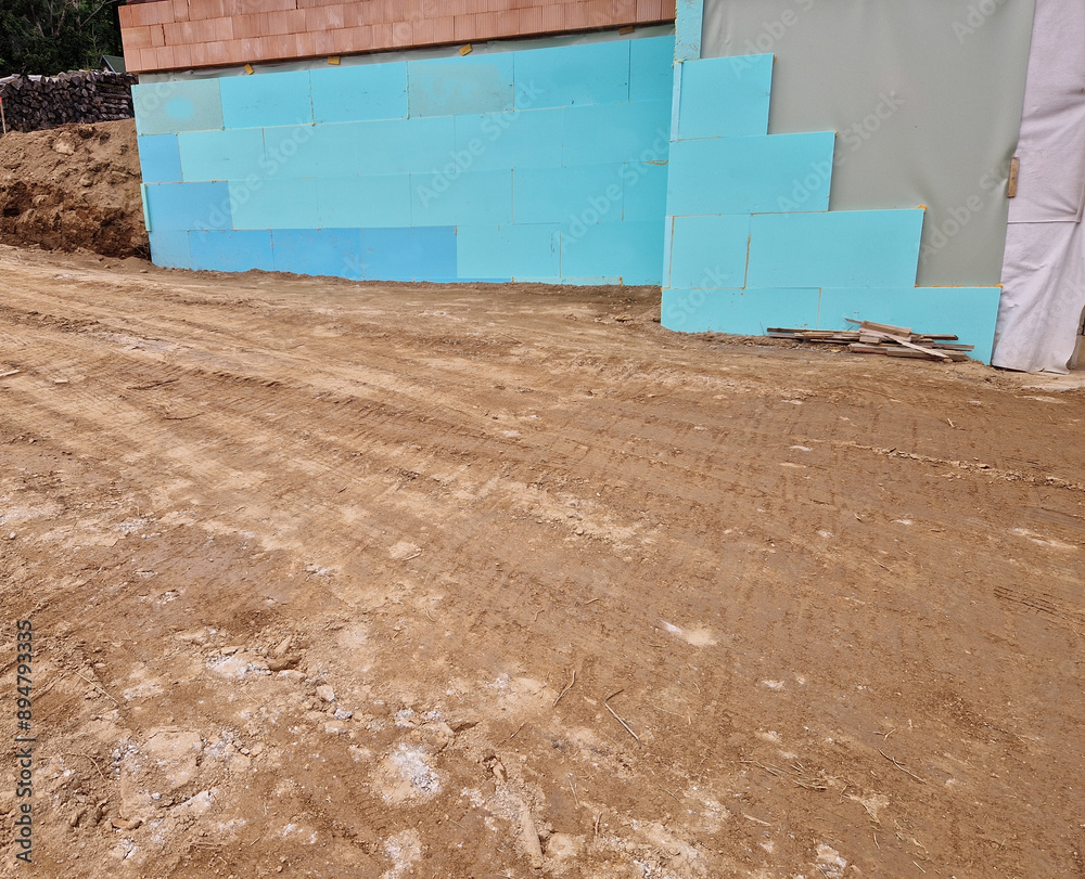 thermal insulation with polystyrene plates around the perimeter of the ...