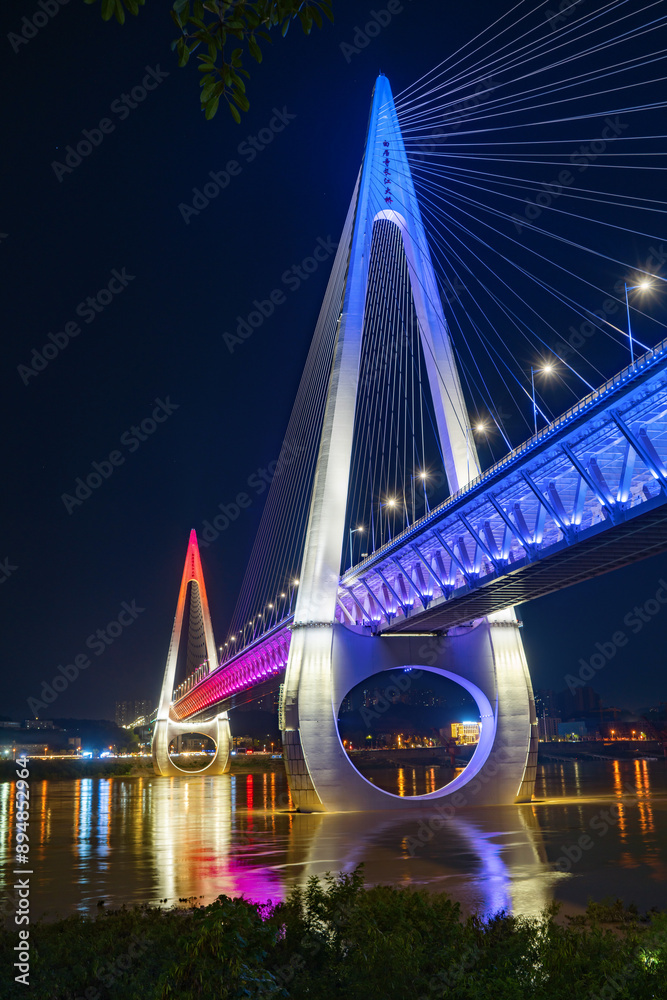 Foto de Night view of Baiju Temple Yangtze River Bridge, Chongqing ...