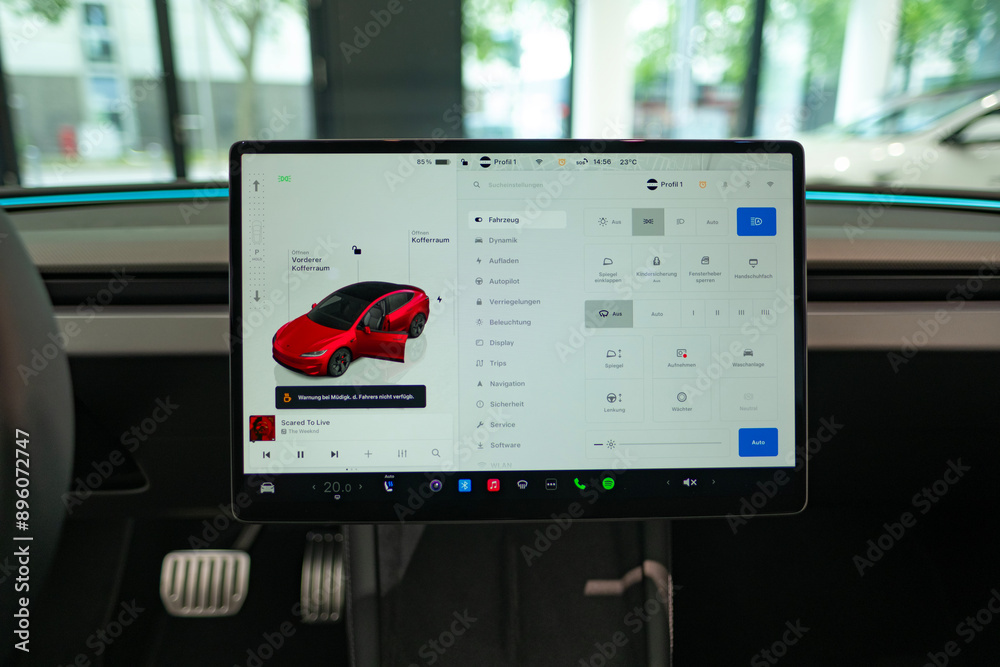 electronic display tesla Model 3 Performance Highland facelift ...