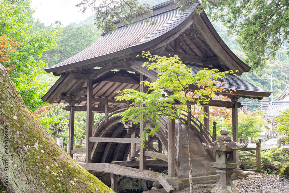 Arched bridge in the garden of Byakugo-ji temple in Tamba, Hyogo, Japan ...