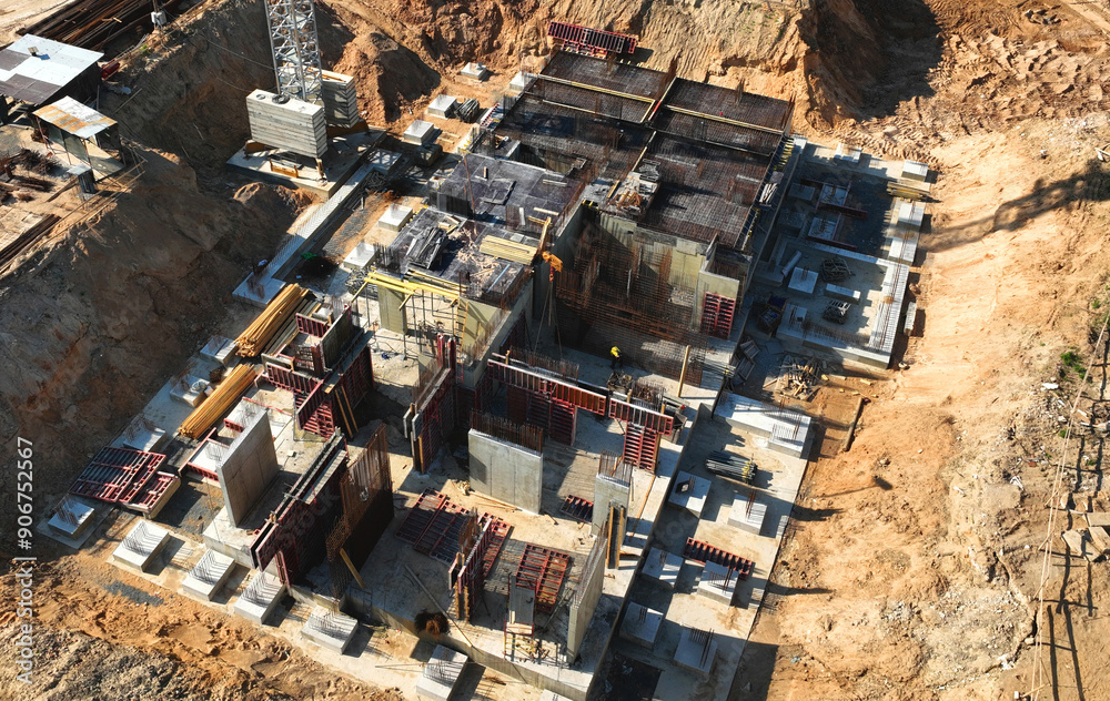 onstruction site with foundation for monolithic reinforced building ...