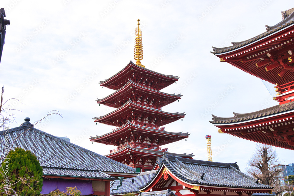 TOKYO, JAPAN - MARCH 06, 2024: Spring at Sensoji Temple's Hozomon Gate ...