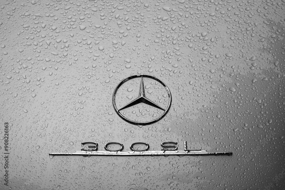 Schriftzug auf dem Kofferraum des Mercedes 300 SL Coupé und Sportwagen ...