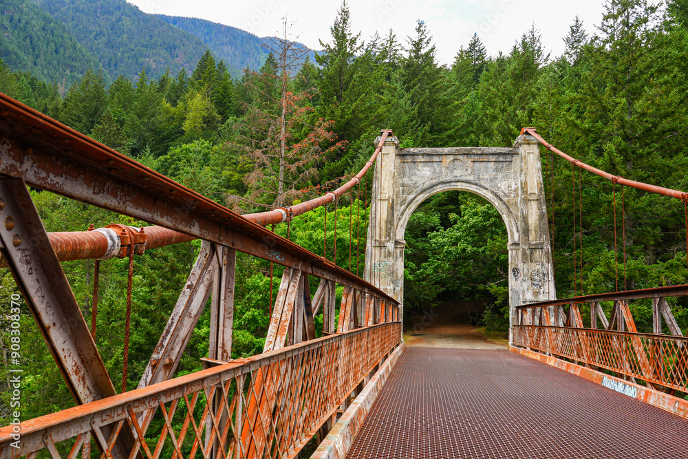 Second Alexandra Bridge, a suspension bridge opened in 1927 spanning ...