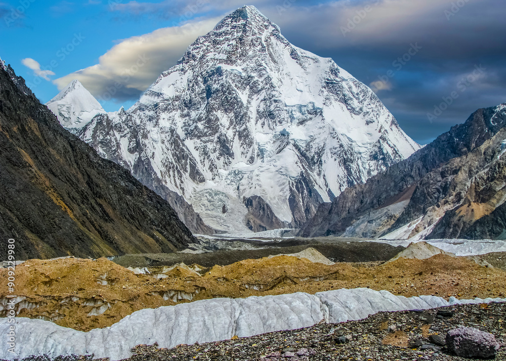 Clouds over the K2 Mountain, the second highest peak in the world Stock ...