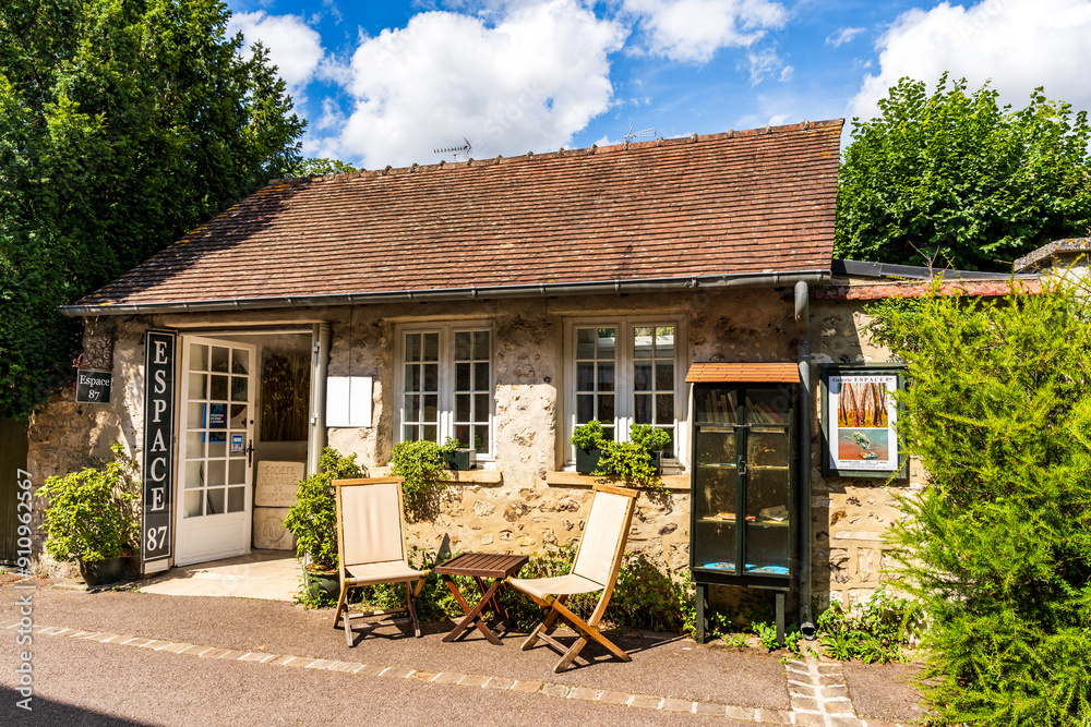 Flowered and picturesque facade of a shop in Giverny's where French ...