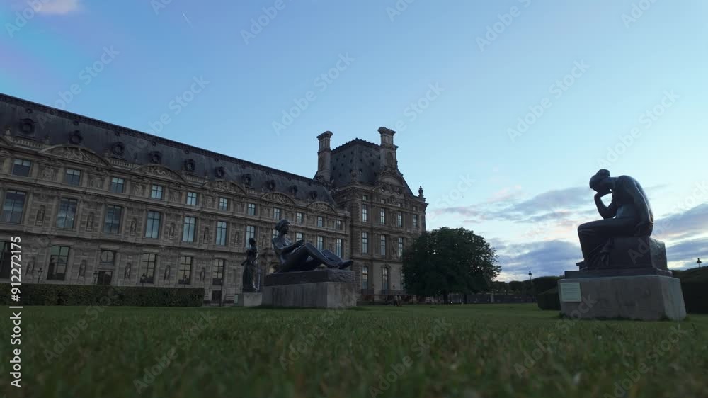 Statues depicting women posing in front of the School Louvre Art ...