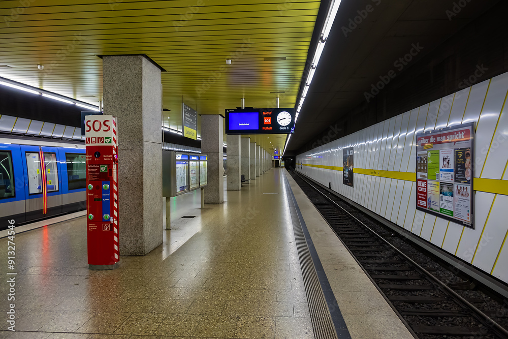 Interior of subway station Laimer Platz - U-Bahn station in Munich on ...