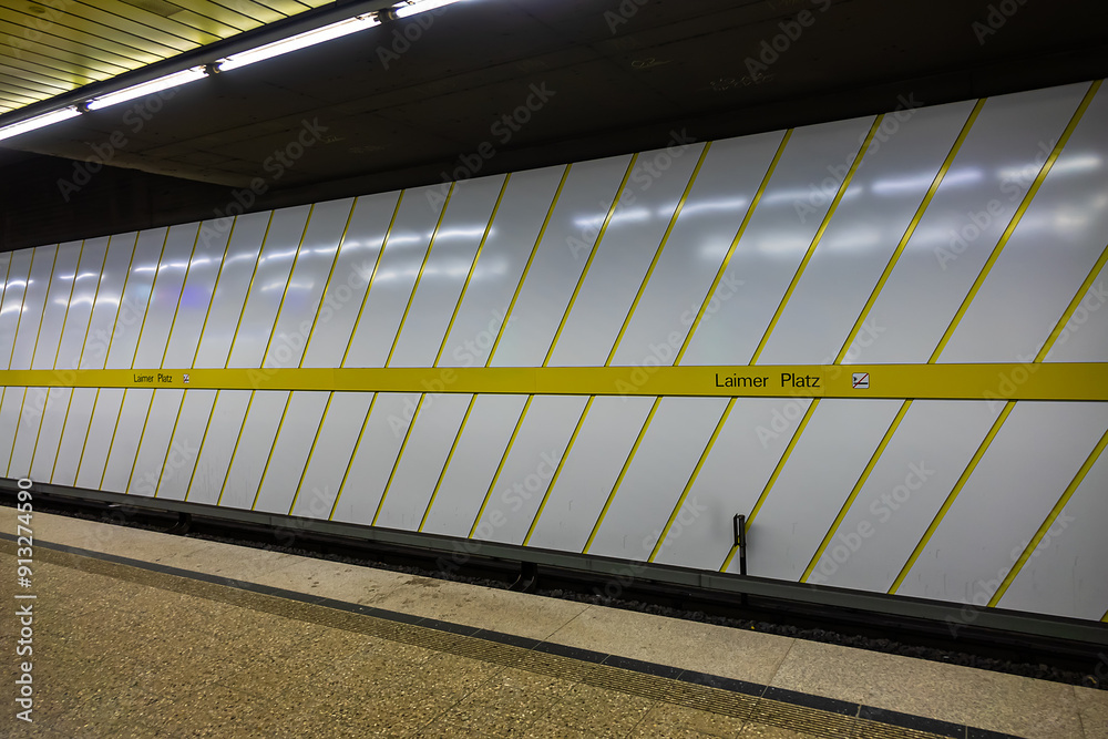 Interior of subway station Laimer Platz - U-Bahn station in Munich on ...