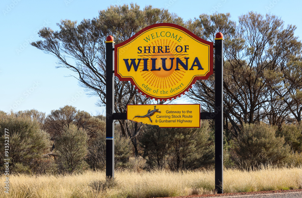 Welcome sign to the Shire of Wiluna, Western Australia Outback Stock ...
