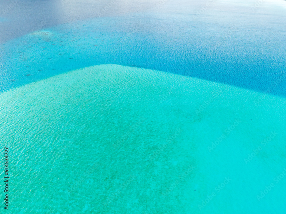 Different shades of blue, turquoise, and azure south pacific ocean ...