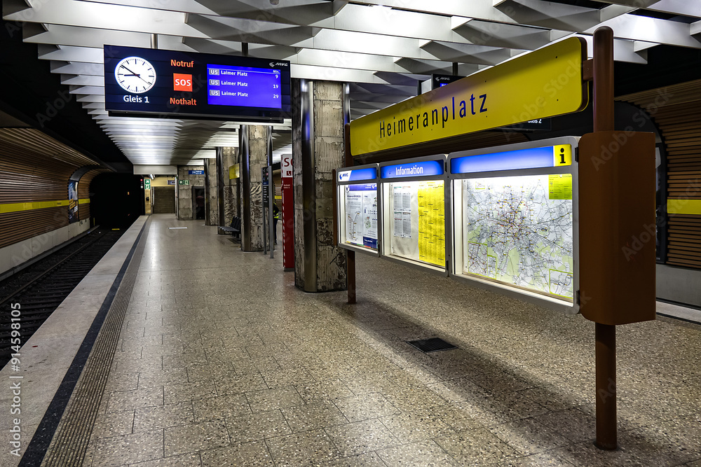 Interior of subway station Heimeranplatz - U-Bahn station in Munich on ...