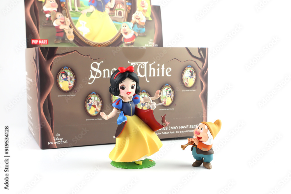 art toys Cinderella and seven dwarfs collection from Pop Mart blind box ...