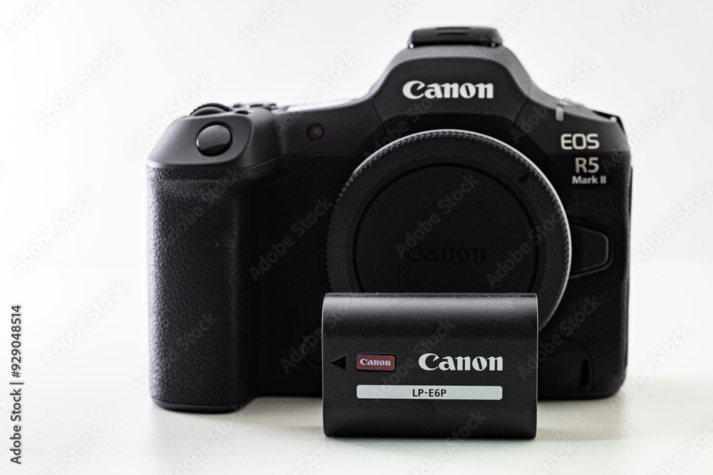 Canon EOS R5 Mark II photocamera and Canon LP-E6P Li-Ion Battery Stock ...