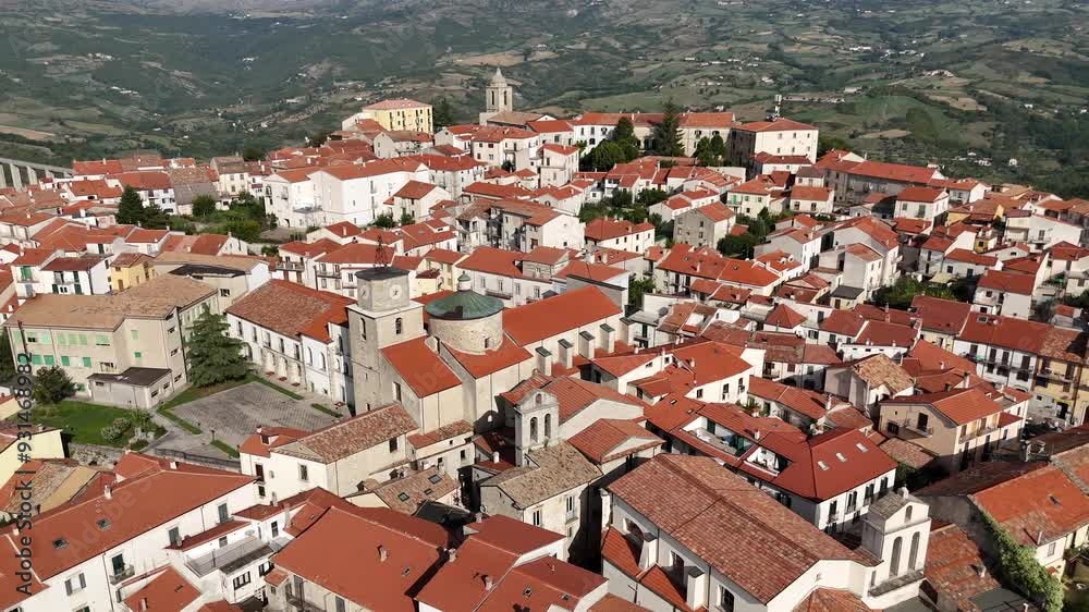 Vista aerea di Agnone, Isernia, Molise, Italia. Ripresa aerea del ...