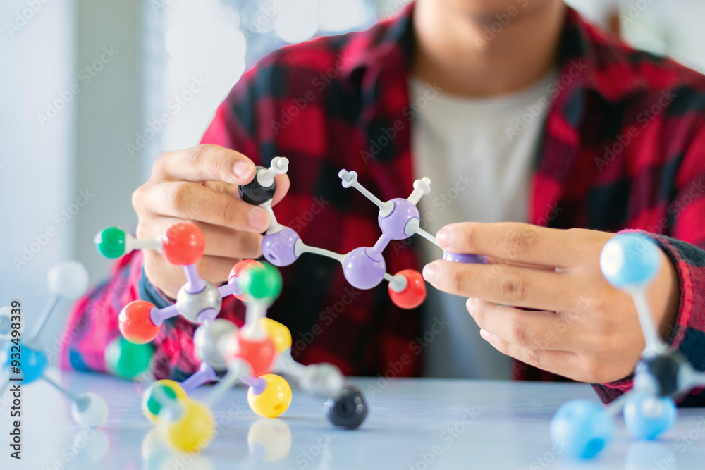 Students are studying simulate shape of covalent molecules by ...