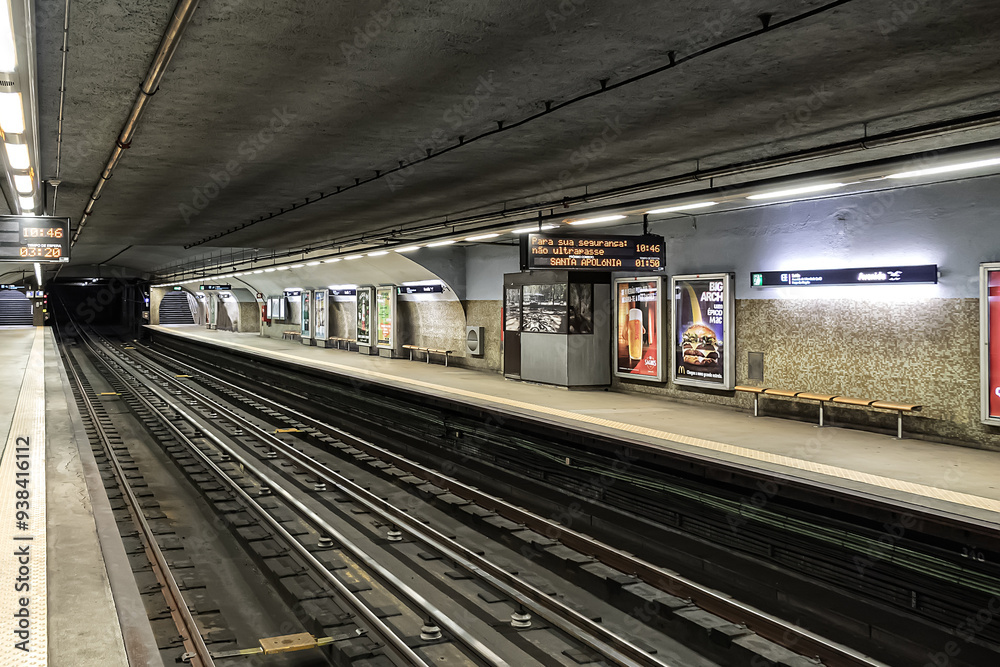 Interior of Subway train station Avenida (Blue Line - Linha Azul ...