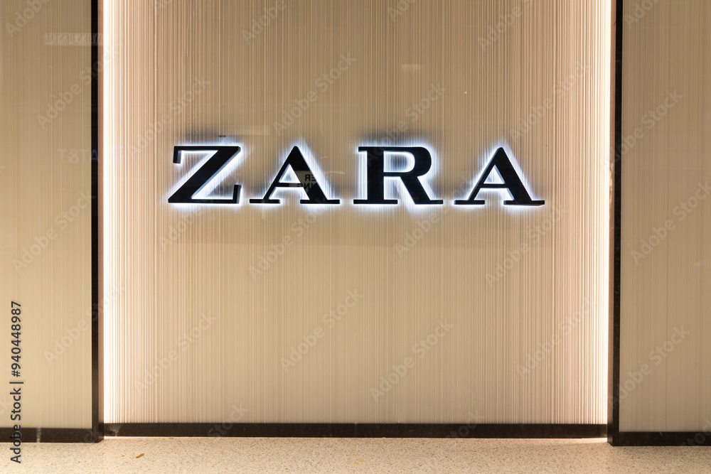 Portland, Oregon, USA - March 14, 2022 - Zara retail shop logo symbol ...