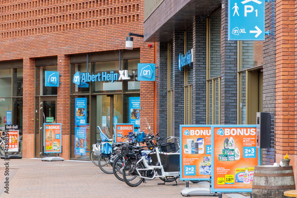 Entrance of a Dutch Albert Heijn supermarket store in Lent, The ...