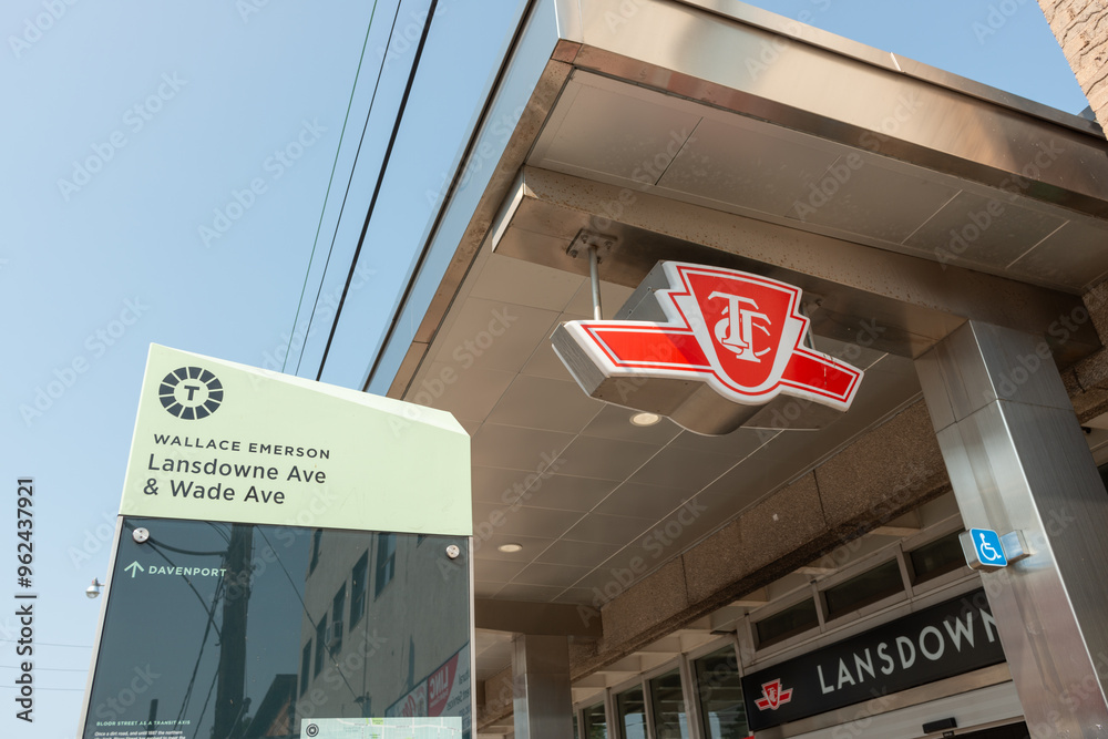 City of Toronto location marker at Wallace Emerson (Lansdowne Ave ...