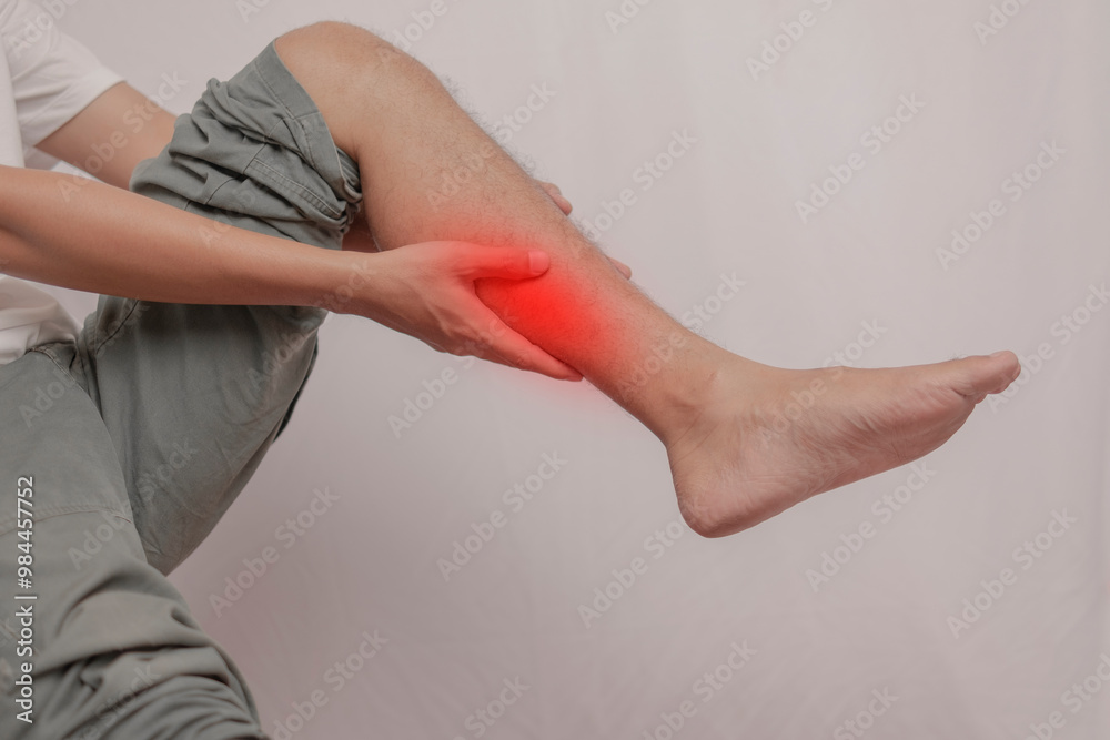 Inflammation of the calf of the leg held by the hand. Pain that attacks ...