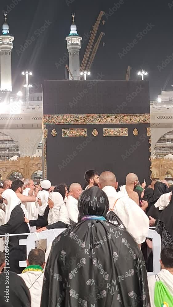 Stockvideo Mecca, Saudi Arabia on February 29, 2024. Umrah pilgrims ...