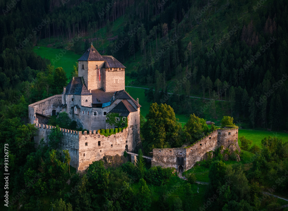 Włochy, Trydent-Górna Adyga, Sterzing - Zamek Reifenstein Tasso ...