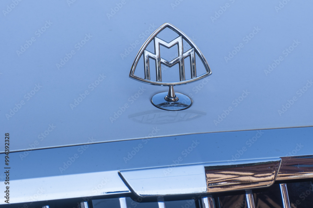 Maybach Motorenbau a sub-brand of Mercedes-Benz on the ultra-luxurious ...