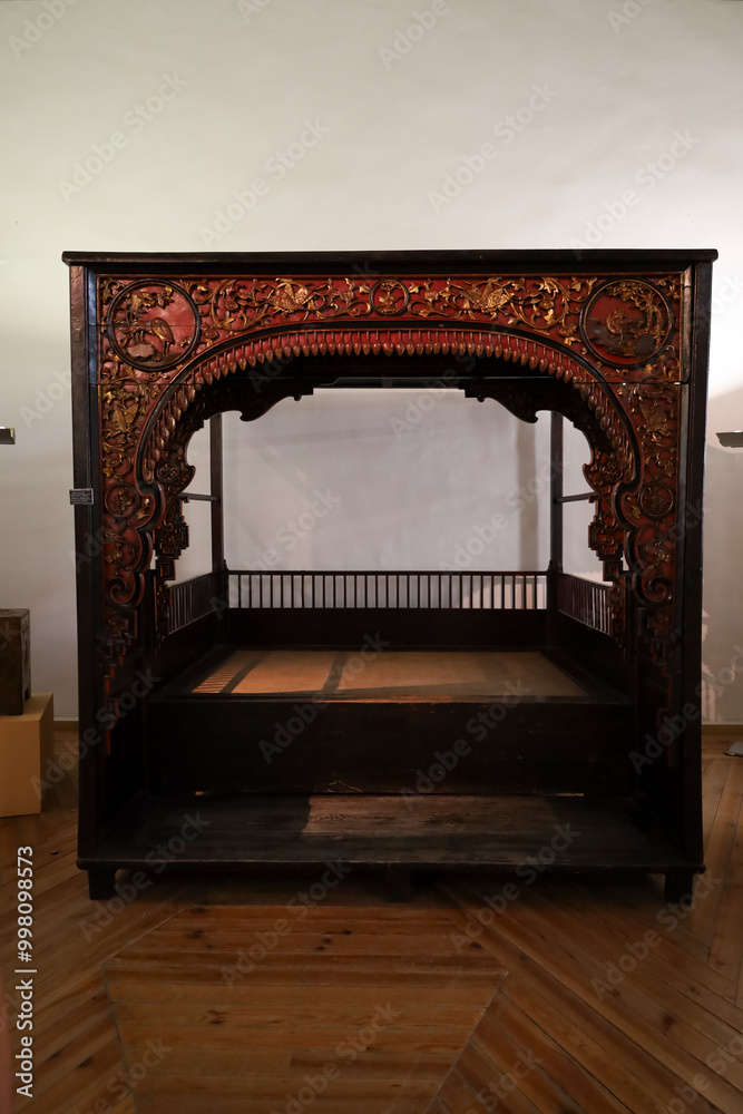 Chinese Bed with alcove in the Oriental Art Museum in The Royal ...