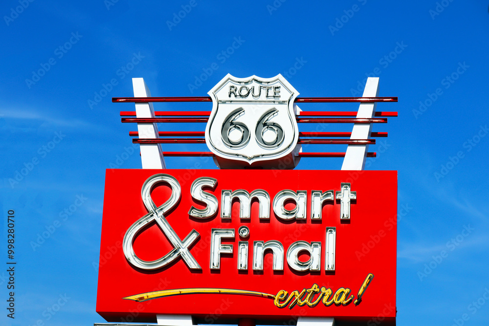 Los Angeles, California: SMART & FINAL Extra! Warehouse-style food and ...