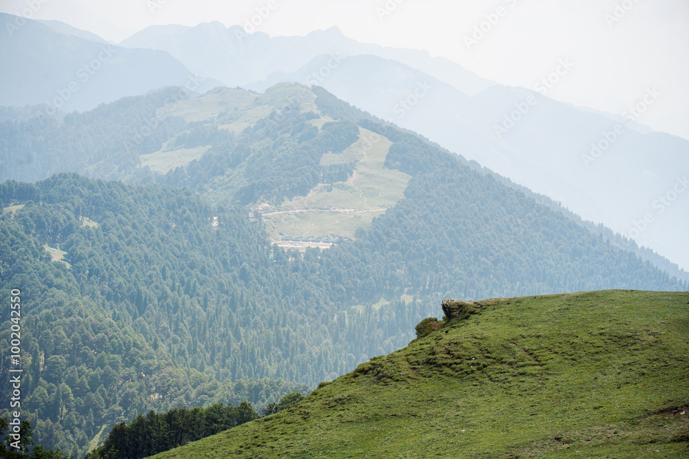India's breathtaking mountain views boast majestic peaks, lush valleys ...