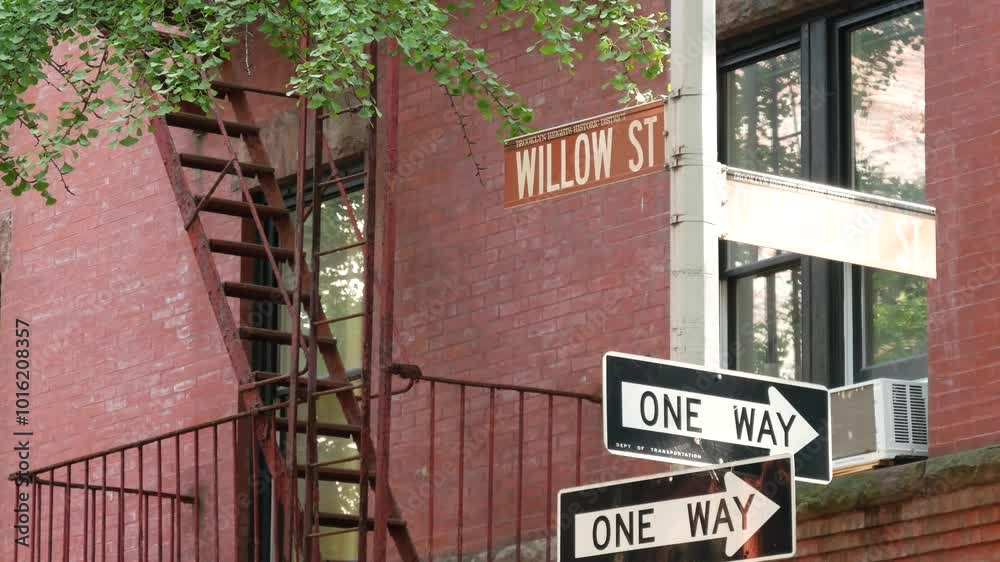 New York City crossroad, Brooklyn Heights Willow street intersection ...