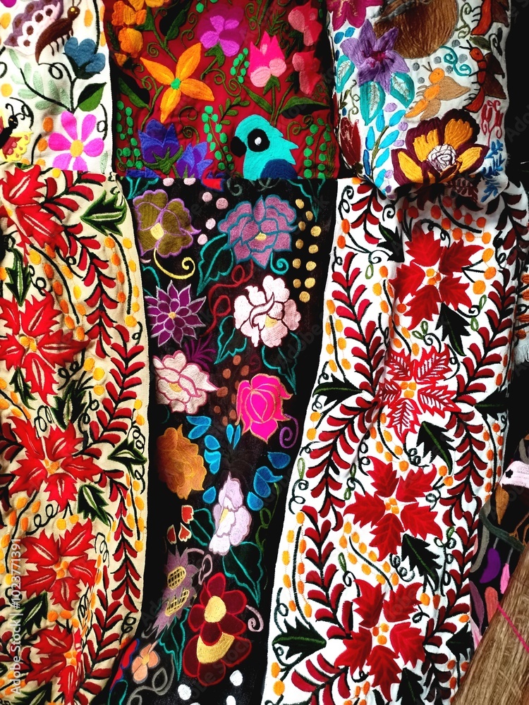 textiles y telas indigenas de chiapas mexico, colores vivos tejido a ...