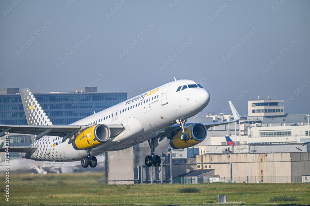 Avion decollage Brussels Airport Belgium Bruxelles Belgique Airbus ...