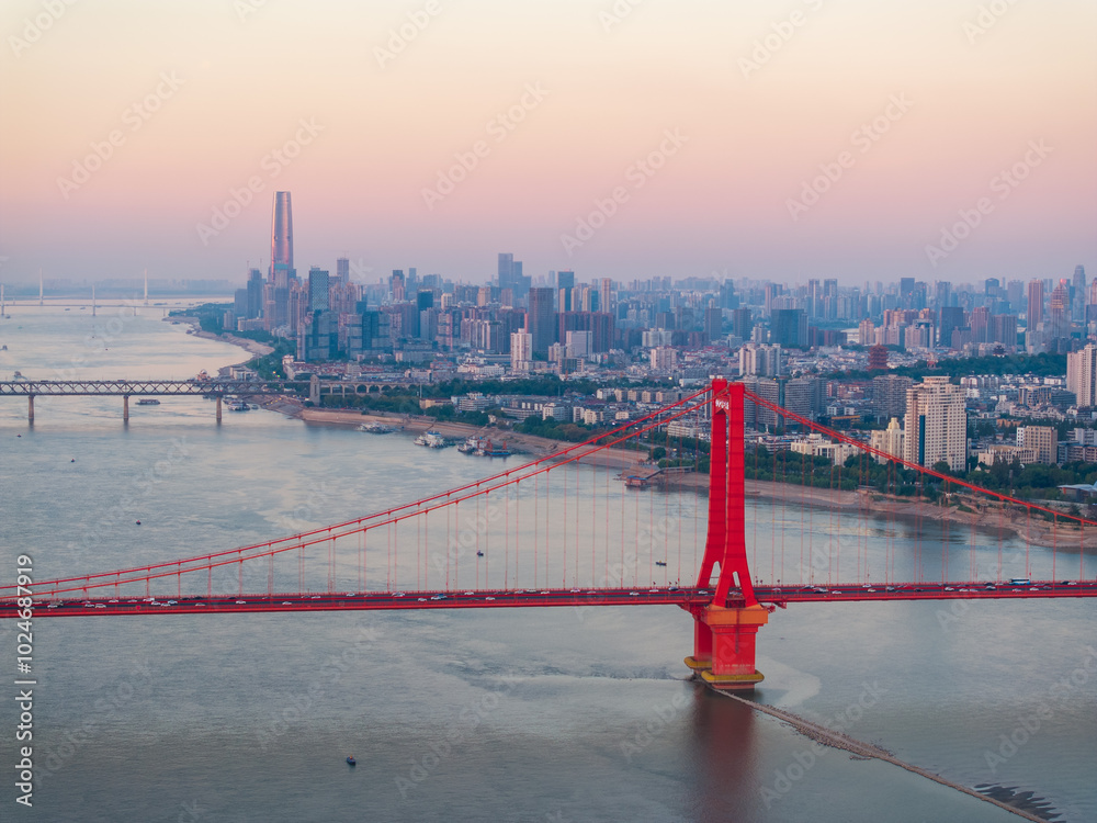The Yingwuzhou Yangtze River Bridge is a bridge carrying the southern ...