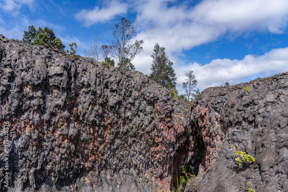 Spatter ramparts / Fissure vent, Mauna Ulu Eruption, Kīlauea’s east ...