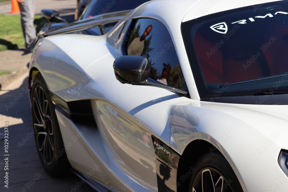 Rimac Nevera Hypercar / Unleashing 1,914 HP with Exceptional Speed and ...