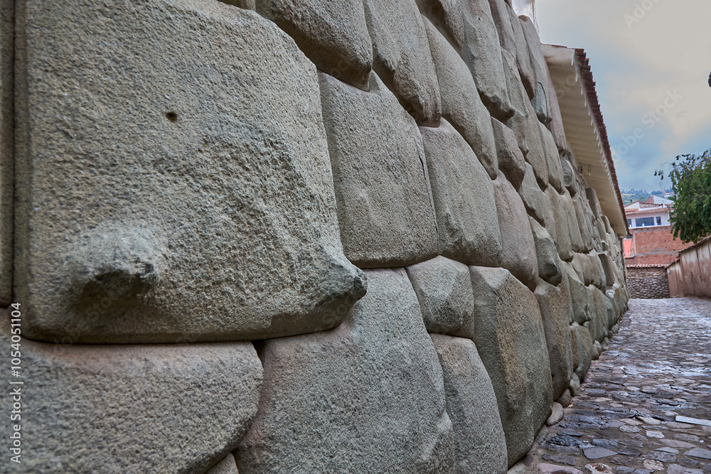 Travel, adventure and lots of history : Inca stone walls in Cusco, Peru ...