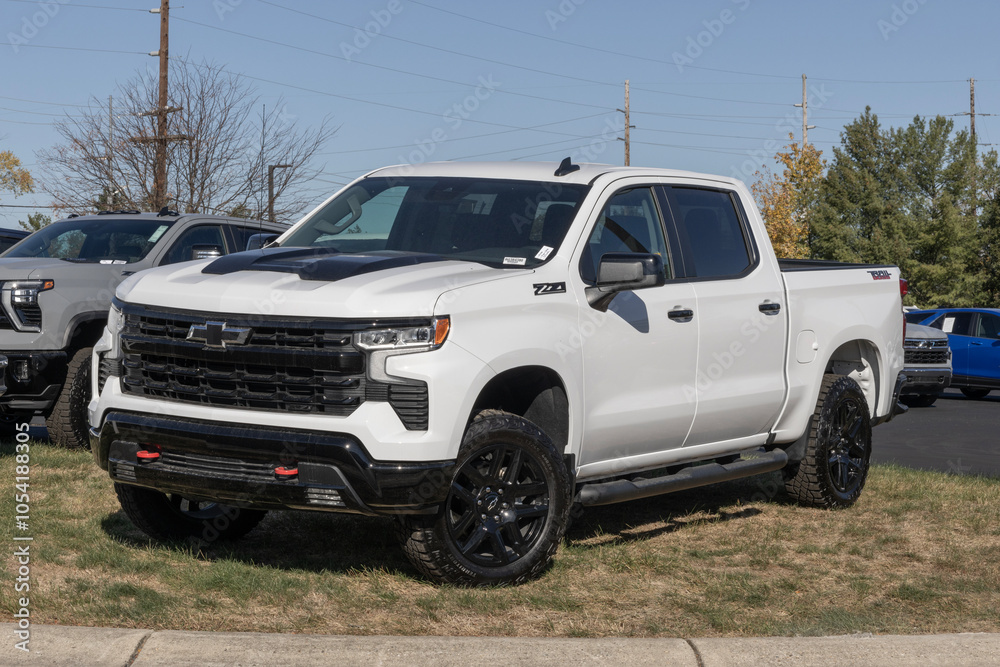 Chevrolet Silverado 1500 Crew 4WD Z71 display. Chevy offers the ...