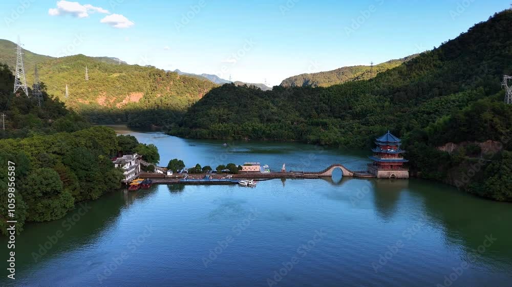 Scenery of the small three gorges of Fuchun River, Tonglu County ...