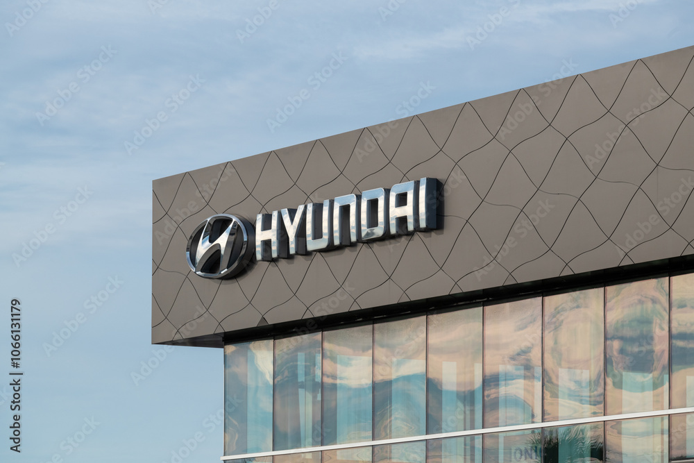 Orlando, Florida, Us-Nov 1, 2024: The corner of a building with a ...