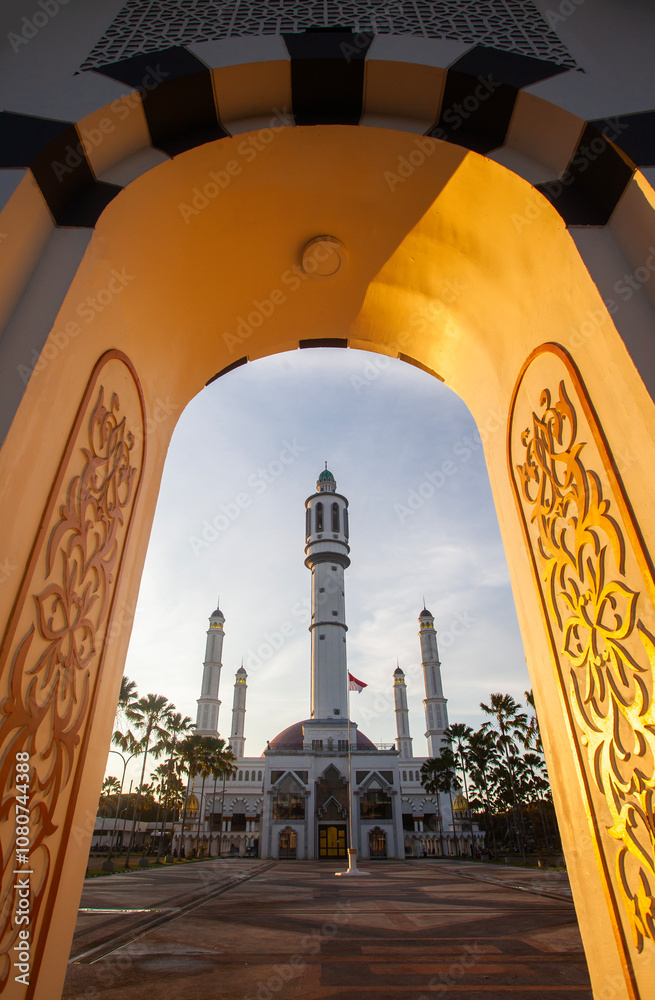 The beauty of the Mujahidin Grand Mosque (Masjid Raya Mujahidin) at ...