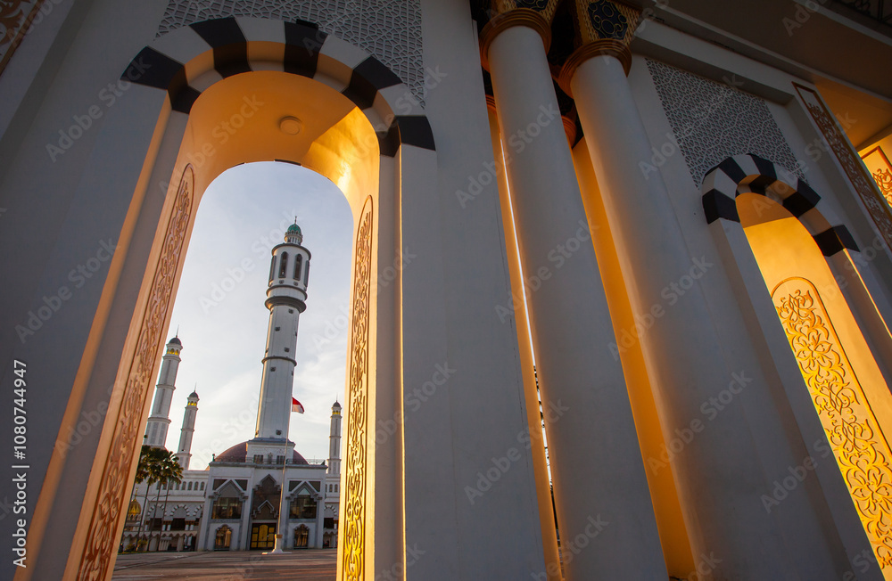 The beauty of the Mujahidin Grand Mosque (Masjid Raya Mujahidin) at ...