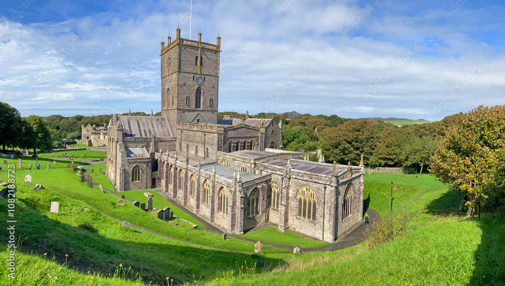 St Davids Cathedral (Welsh: Eglwys Gadeiriol Tyddewi) is in ...
