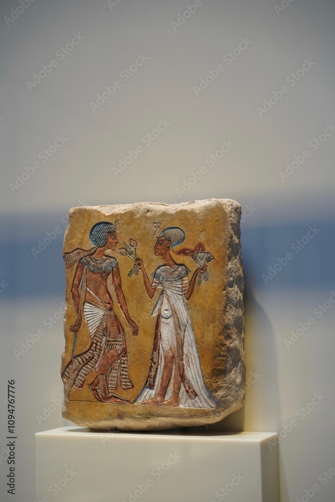 Relief aus Amarna im Neuen Museum in Berlin am 22.11.2024 Stock Photo ...