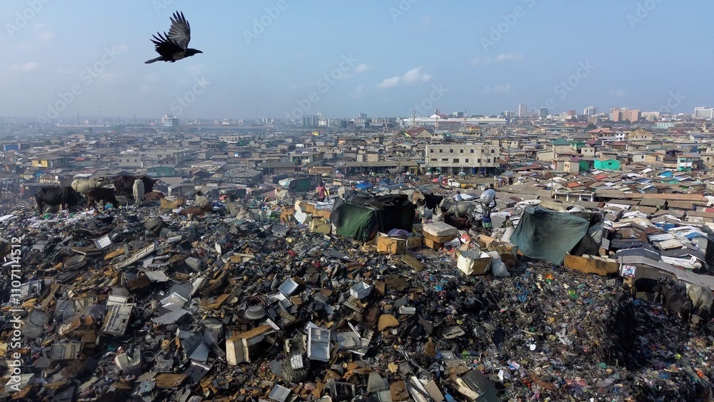 Ghana, Accra, 10,18,24 AGBOGBLOSHIE people live in slum largest ...